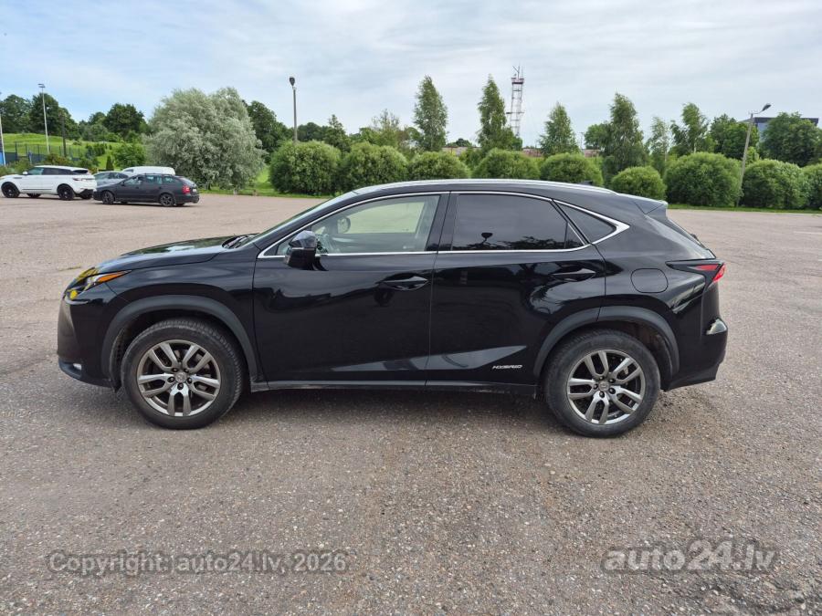 Melns Lexus NX 2015 Tallina, ar dzinēja tilpumu 2.50 L un nobraukumu 193 tūkst. km par 19990 €, foto 11 vietnē AUTOMOTO.COM.LV