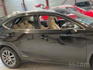 Black Lexus NX 2015 in Daugavpils, with an engine capacity of 2.50 L and mileage of 205 thousand km for 18900 €, photo 6 on AUTOMOTO.COM.LV