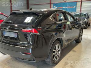 Black Lexus NX 2015 in Daugavpils, with an engine capacity of 2.50 L and mileage of 205 thousand km for 18900 €, photo 8 on AUTOMOTO.COM.LV