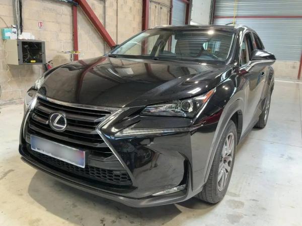 Black Lexus NX 2015 in Daugavpils, with an engine capacity of 2.50 L and mileage of 205 thousand km for 18900 €, photo 3 on AUTOMOTO.COM.LV