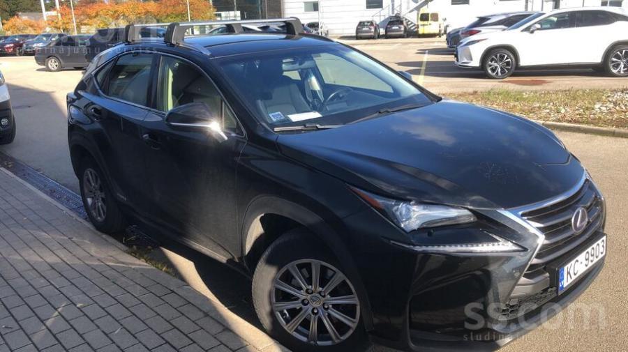 Black Lexus NX 2015 in Riga, with an engine capacity of 2.50 L and mileage of 177 thousand km for 16500 €, photo 4 on AUTOMOTO.COM.LV
