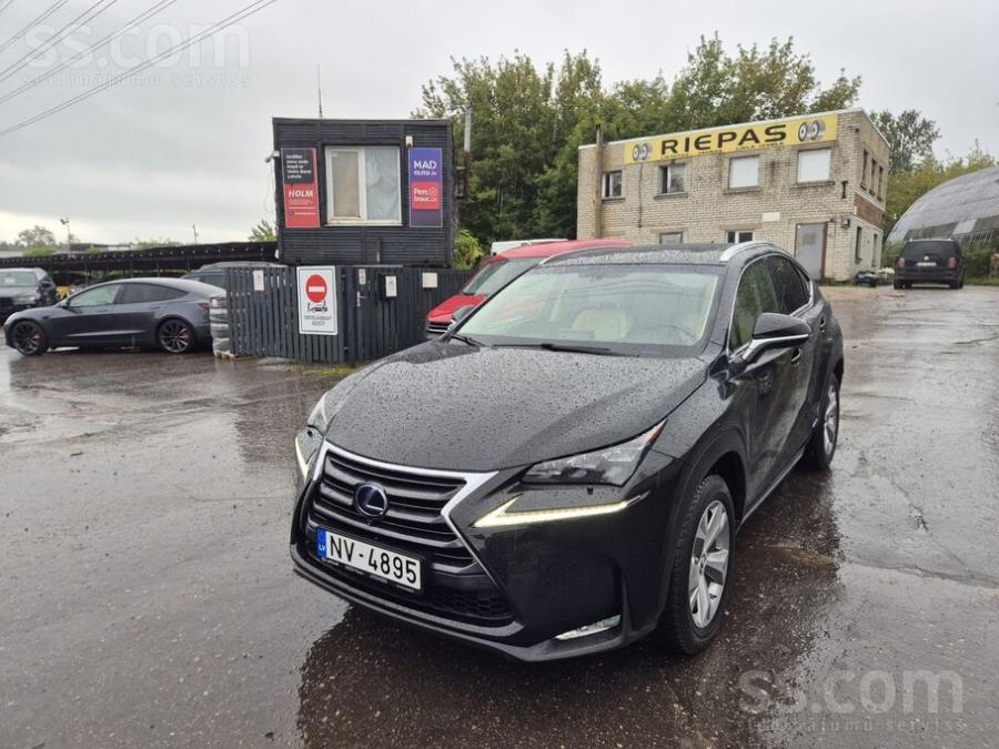 Melns Lexus NX 2015 Rīga, ar dzinēja tilpumu 2.50 L un nobraukumu 131 tūkst. km par 21990 €, foto 1 vietnē AUTOMOTO.COM.LV
