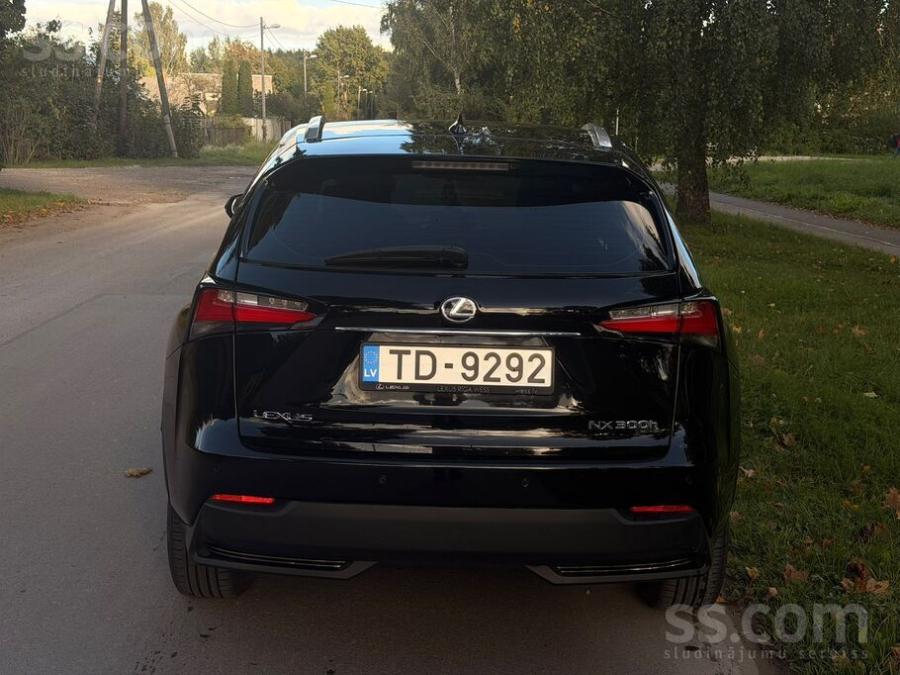 Черный Лексус НХ 2015 в Рига, объемом двигателя 2.50 л и пробегом 225 тыс. км за 15900 €, фото 7 на AUTOMOTO.COM.LV