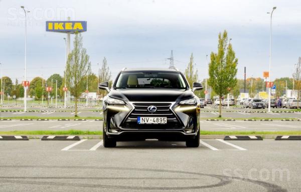 Black Lexus NX 2015 in Riga, with an engine capacity of 2.50 L and mileage of 131 thousand km for 21990 €, photo 4 on AUTOMOTO.COM.LV