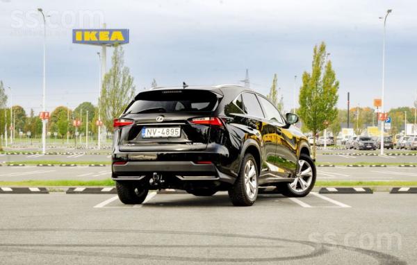 Black Lexus NX 2015 in Riga, with an engine capacity of 2.50 L and mileage of 131 thousand km for 21990 €, photo 7 on AUTOMOTO.COM.LV