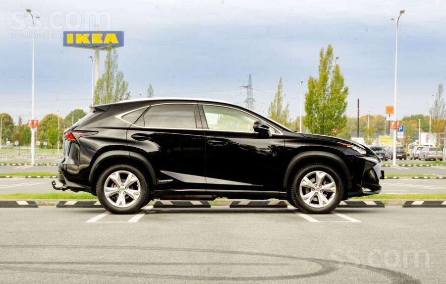 Black Lexus NX 2015 in Riga, with an engine capacity of 2.50 L and mileage of 131 thousand km for 21990 €, photo 10 on AUTOMOTO.COM.LV