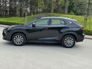 Black Lexus NX 2016 in Jurmala, with an engine capacity of 2.50 L and mileage of 154 thousand km for 20100 €, photo 4 on AUTOMOTO.COM.LV
