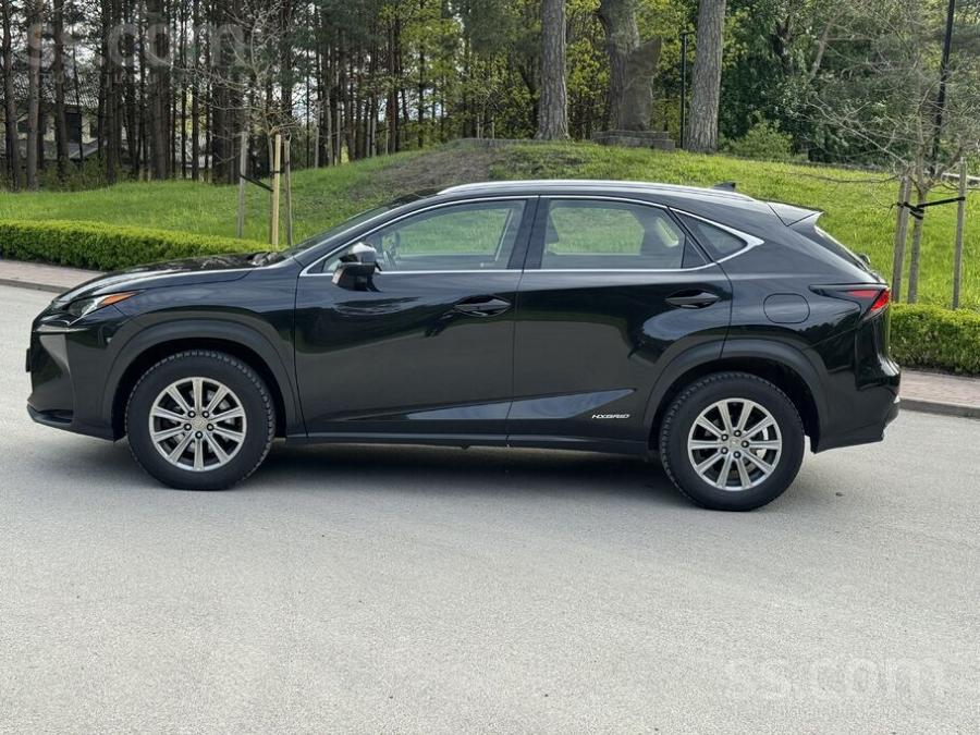 Black Lexus NX 2016 in Jurmala, with an engine capacity of 2.50 L and mileage of 154 thousand km for 20100 €, photo 4 on AUTOMOTO.COM.LV