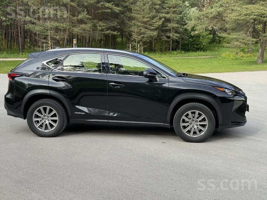 Black Lexus NX 2016 in Jurmala, with an engine capacity of 2.50 L and mileage of 154 thousand km for 20100 €, photo 5 on AUTOMOTO.COM.LV