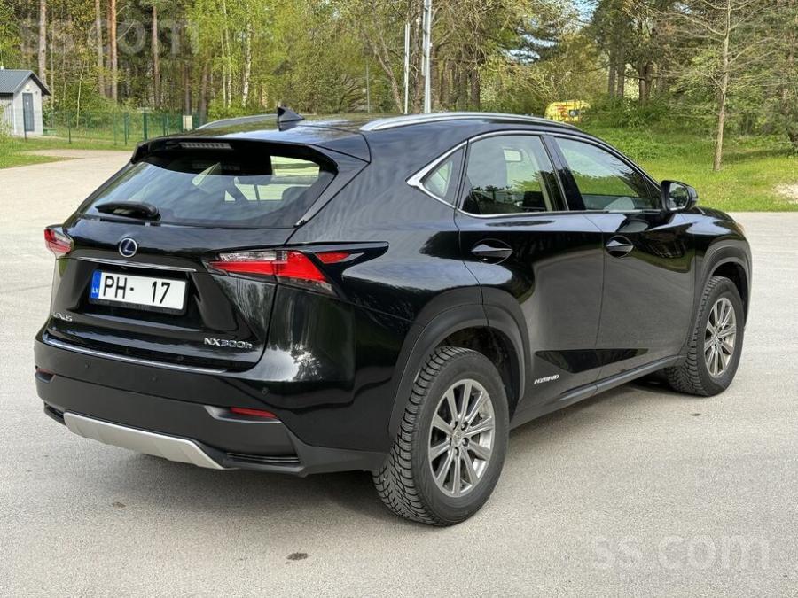Black Lexus NX 2016 in Jurmala, with an engine capacity of 2.50 L and mileage of 154 thousand km for 20100 €, photo 6 on AUTOMOTO.COM.LV