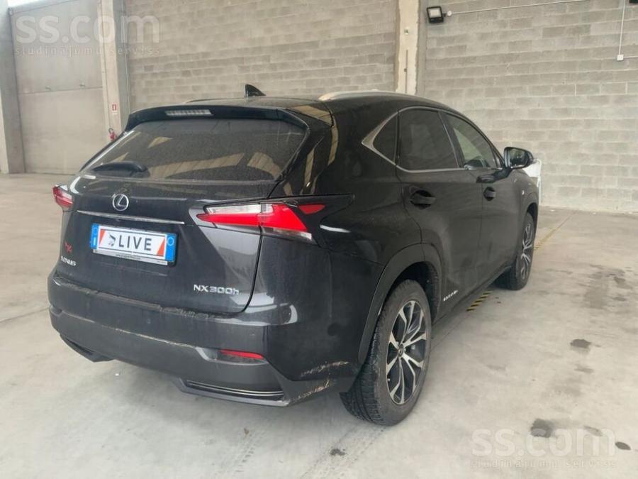 Melns Lexus NX 2016 Daugavpils, ar dzinēja tilpumu 2.50 L un nobraukumu 175 tūkst. km par 21000 €, foto 2 vietnē AUTOMOTO.COM.LV