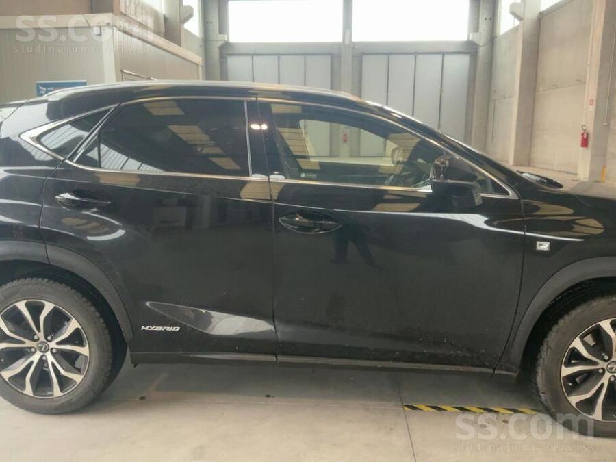 Melns Lexus NX 2016 Daugavpils, ar dzinēja tilpumu 2.50 L un nobraukumu 175 tūkst. km par 21000 €, foto 5 vietnē AUTOMOTO.COM.LV