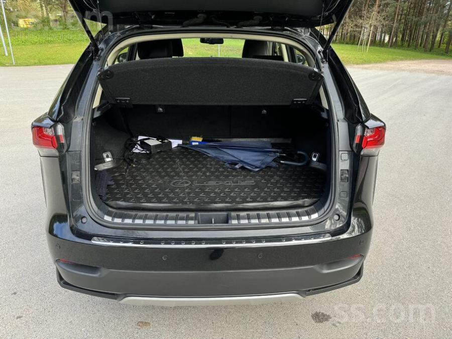 Melns Lexus NX 2016 Jūrmala, ar dzinēja tilpumu 2.50 L un nobraukumu 163 tūkst. km par 19800 €, foto 16 vietnē AUTOMOTO.COM.LV