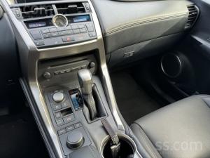 Melns Lexus NX 2016 Jūrmala, ar dzinēja tilpumu 2.50 L un nobraukumu 163 tūkst. km par 19800 €, foto 23 vietnē AUTOMOTO.COM.LV