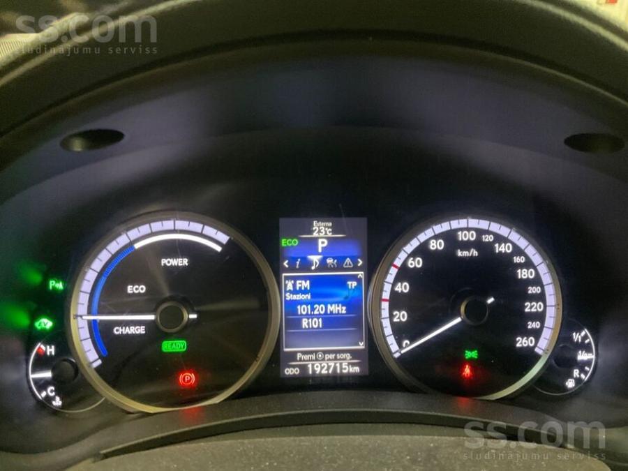 Black Lexus NX 2016 in Daugavpils, with an engine capacity of 2.50 L and mileage of 190 thousand km for 22890 €, photo 12 on AUTOMOTO.COM.LV