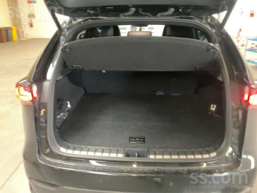 Black Lexus NX 2016 in Daugavpils, with an engine capacity of 2.50 L and mileage of 190 thousand km for 22890 €, photo 13 on AUTOMOTO.COM.LV