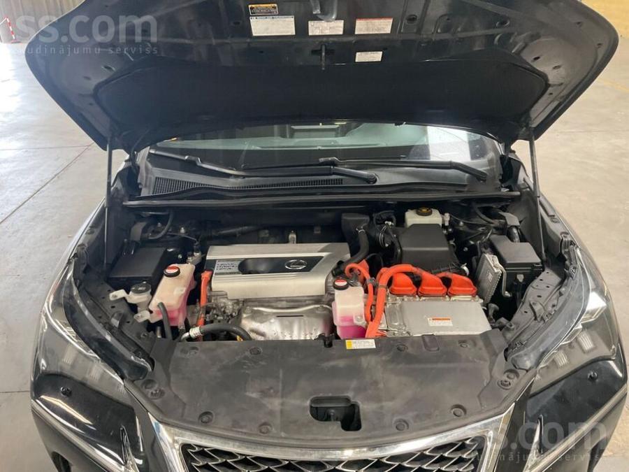 Black Lexus NX 2016 in Daugavpils, with an engine capacity of 2.50 L and mileage of 190 thousand km for 22890 €, photo 15 on AUTOMOTO.COM.LV