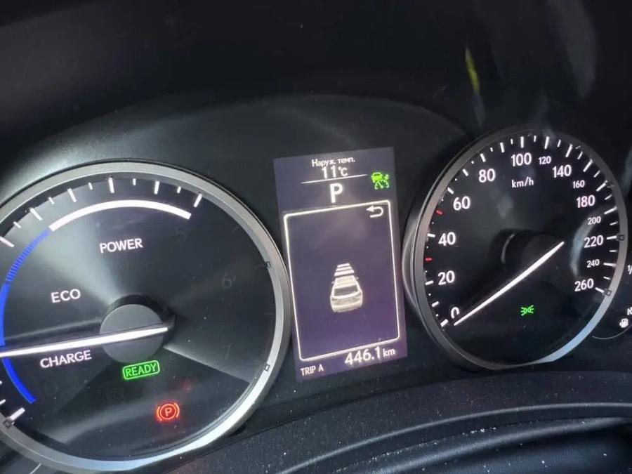 Black Lexus NX 2017 in Daugavpils, with an engine capacity of 2.50 L and mileage of 198 thousand km for 18000 €, photo 14 on AUTOMOTO.COM.LV
