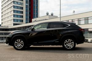 Black Lexus NX 2017 in Riga, with an engine capacity of 2.50 L and mileage of 64 thousand km for 25500 €, photo 3 on AUTOMOTO.COM.LV