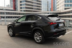 Black Lexus NX 2017 in Riga, with an engine capacity of 2.50 L and mileage of 64 thousand km for 25500 €, photo 5 on AUTOMOTO.COM.LV