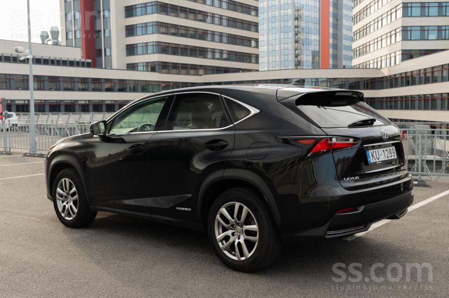 Black Lexus NX 2017 in Riga, with an engine capacity of 2.50 L and mileage of 64 thousand km for 25500 €, photo 5 on AUTOMOTO.COM.LV