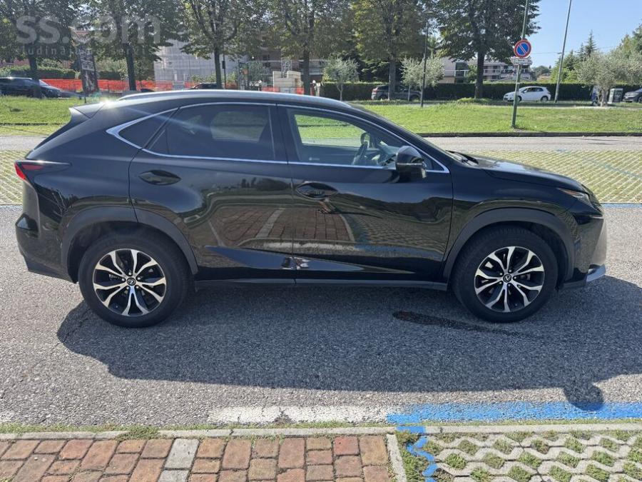 Melns Lexus NX 2017 Daugavpils, ar dzinēja tilpumu 2.50 L un nobraukumu 141 tūkst. km par 22500 €, foto 6 vietnē AUTOMOTO.COM.LV