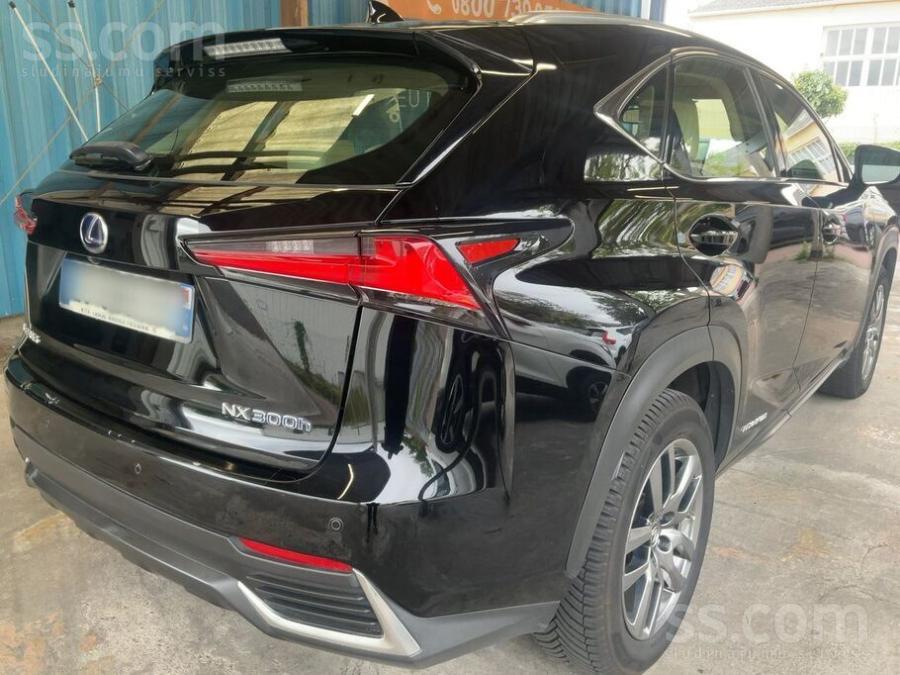 Melns Lexus NX 2017 Rīga, ar dzinēja tilpumu 2.50 L un nobraukumu 161 tūkst. km par 21900 €, foto 10 vietnē AUTOMOTO.COM.LV
