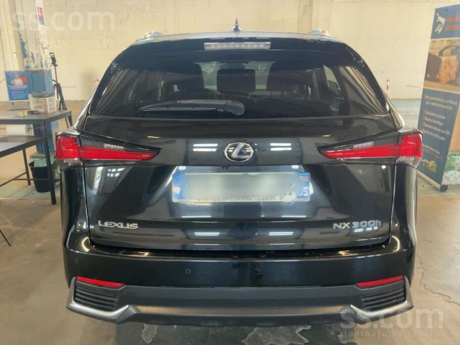 Black Lexus NX 2017 in Riga, with an engine capacity of 2.50 L and mileage of 205 thousand km for 21500 €, photo 10 on AUTOMOTO.COM.LV