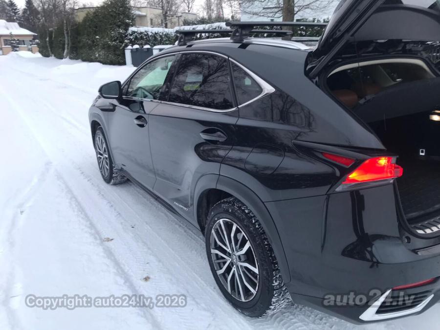 Black Lexus NX 2018 in Tallinn, with an engine capacity of 2.50 L and mileage of 135 thousand km for 24000 €, photo 10 on AUTOMOTO.COM.LV