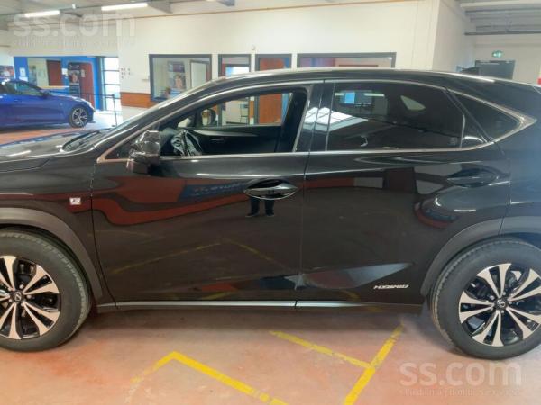 Melns Lexus NX 2018 Daugavpils, ar dzinēja tilpumu 2.50 L un nobraukumu 114 tūkst. km par 28500 €, foto 8 vietnē AUTOMOTO.COM.LV