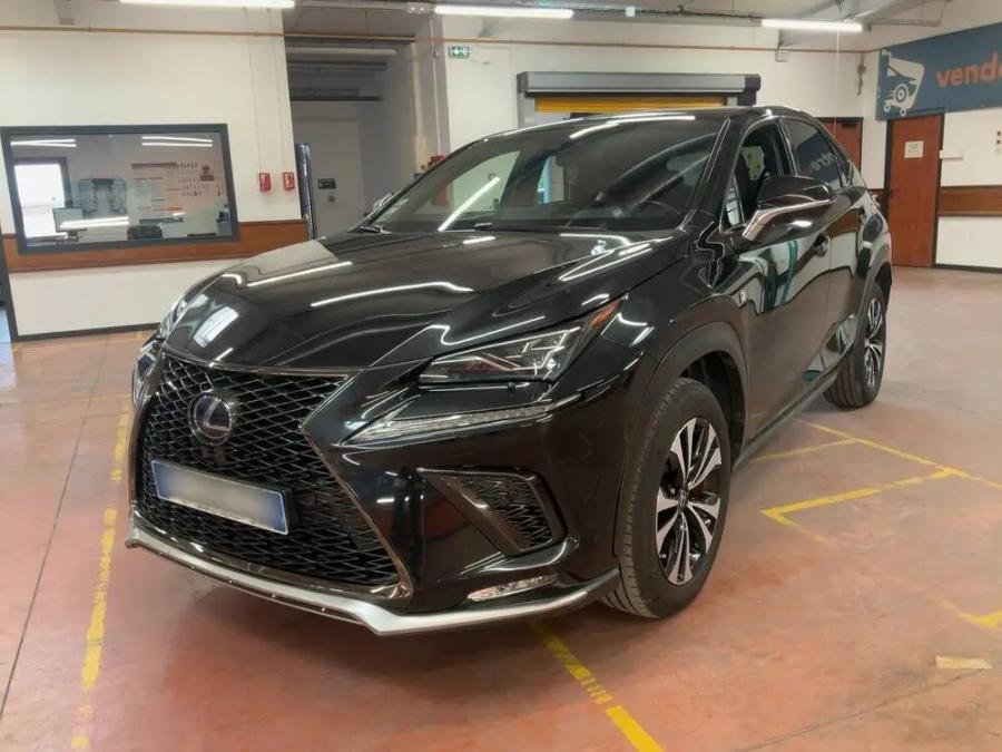 Black Lexus NX 2018 in Daugavpils, with an engine capacity of 2.50 L and mileage of 114 thousand km for 28500 €, photo 3 on AUTOMOTO.COM.LV