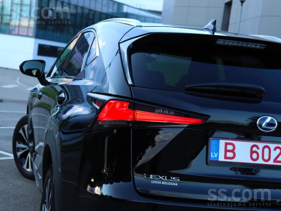 Melns Lexus NX 2018 Daugavpils, ar dzinēja tilpumu 2.50 L un nobraukumu 34 tūkst. km par 29450 €, foto 24 vietnē AUTOMOTO.COM.LV
