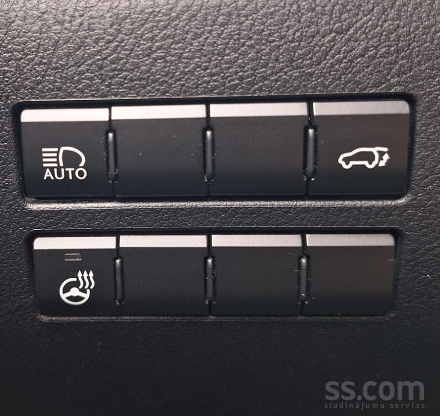 Melns Lexus NX 2021 Rīga, ar dzinēja tilpumu 2.50 L un nobraukumu 91 tūkst. km par 29900 €, foto 21 vietnē AUTOMOTO.COM.LV