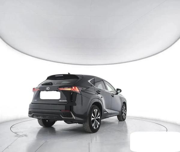 Black Lexus NX 2021 in Daugavpils, with an engine capacity of 2.50 L and mileage of 185 thousand km for 26500 €, photo 3 on AUTOMOTO.COM.LV
