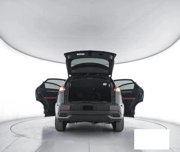 Black Lexus NX 2021 in Daugavpils, with an engine capacity of 2.50 L and mileage of 185 thousand km for 26500 €, photo 4 on AUTOMOTO.COM.LV