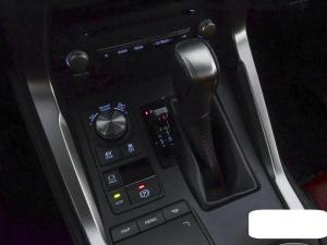 Черный Лексус НХ 2021 в Даугавпилс, объемом двигателя 2.50 л и пробегом 185 тыс. км за 26500 €, фото 10 на AUTOMOTO.COM.LV