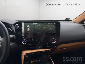 Черный Лексус НХ 2024 в Рига, объемом двигателя 2.50 л и пробегом 11 тыс. км за 66900 €, фото 16 на AUTOMOTO.COM.LV