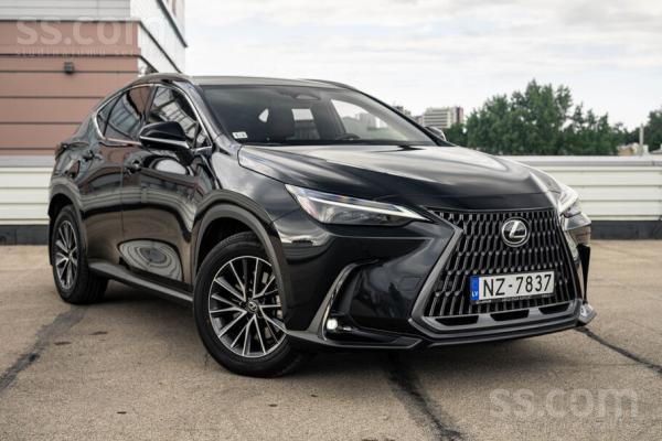 Melns Lexus NX 2024 Rīga, ar dzinēja tilpumu 2.50 L un nobraukumu 23 tūkst. km par 55000 €, foto 4 vietnē AUTOMOTO.COM.LV