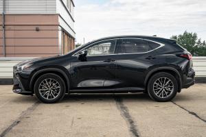 Melns Lexus NX 2024 Rīga, ar dzinēja tilpumu 2.50 L un nobraukumu 23 tūkst. km par 55000 €, foto 11 vietnē AUTOMOTO.COM.LV