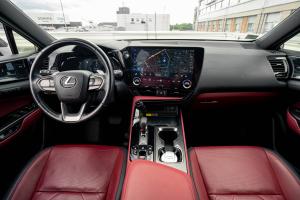 Melns Lexus NX 2024 Rīga, ar dzinēja tilpumu 2.50 L un nobraukumu 23 tūkst. km par 55000 €, foto 14 vietnē AUTOMOTO.COM.LV