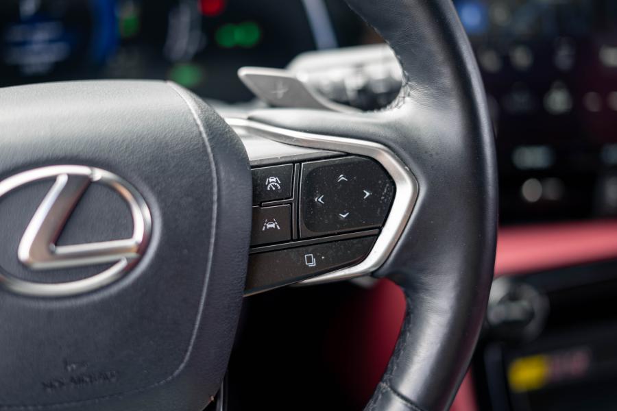 Melns Lexus NX 2024 Rīga, ar dzinēja tilpumu 2.50 L un nobraukumu 23 tūkst. km par 55000 €, foto 17 vietnē AUTOMOTO.COM.LV