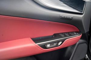 Melns Lexus NX 2024 Rīga, ar dzinēja tilpumu 2.50 L un nobraukumu 23 tūkst. km par 55000 €, foto 26 vietnē AUTOMOTO.COM.LV
