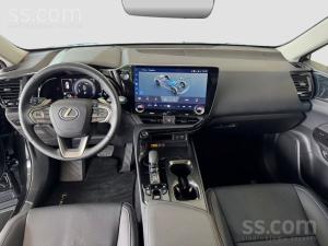 Melns Lexus NX 2025 Rīga, ar dzinēja tilpumu 2.50 L un nobraukumu 10 tūkst. km par 57690 €, foto 8 vietnē AUTOMOTO.COM.LV
