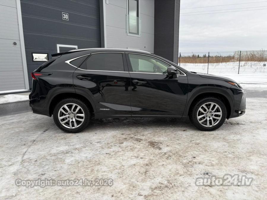 Black Lexus NX 2017 in Tallinn, with an engine capacity of 2.50 L and mileage of 192 thousand km for 19900 €, photo 3 on AUTOMOTO.COM.LV