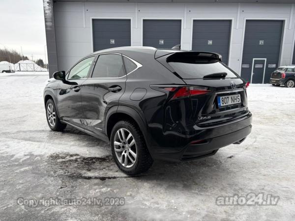 Melns Lexus NX 2017 Tallina, ar dzinēja tilpumu 2.50 L un nobraukumu 192 tūkst. km par 19900 €, foto 4 vietnē AUTOMOTO.COM.LV