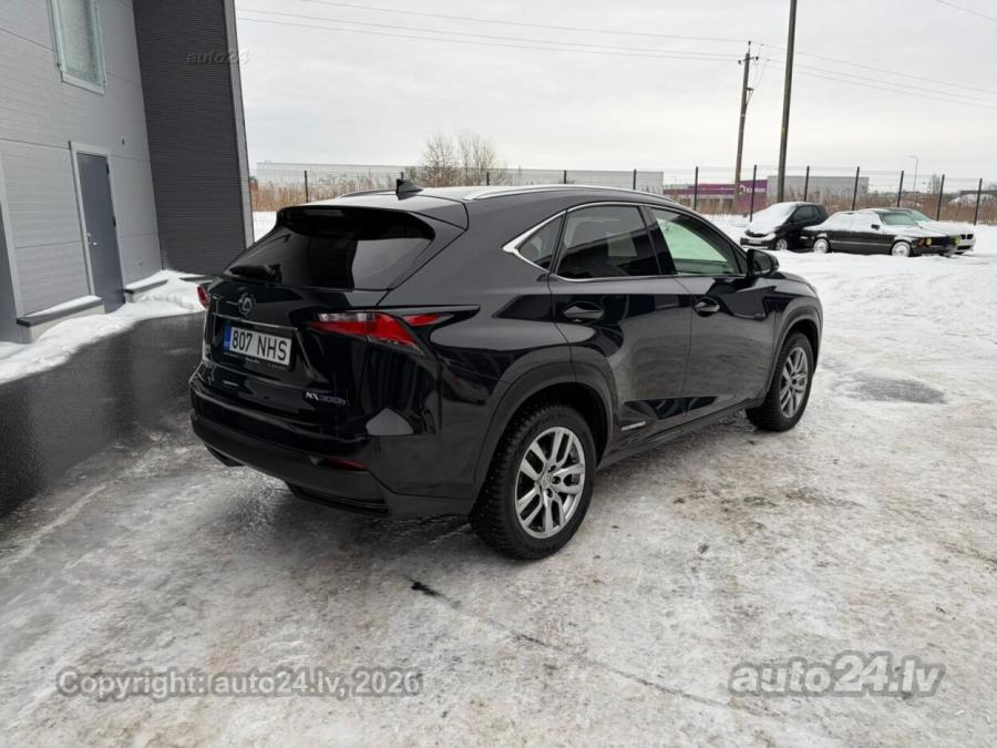 Black Lexus NX 2017 in Tallinn, with an engine capacity of 2.50 L and mileage of 192 thousand km for 19900 €, photo 5 on AUTOMOTO.COM.LV