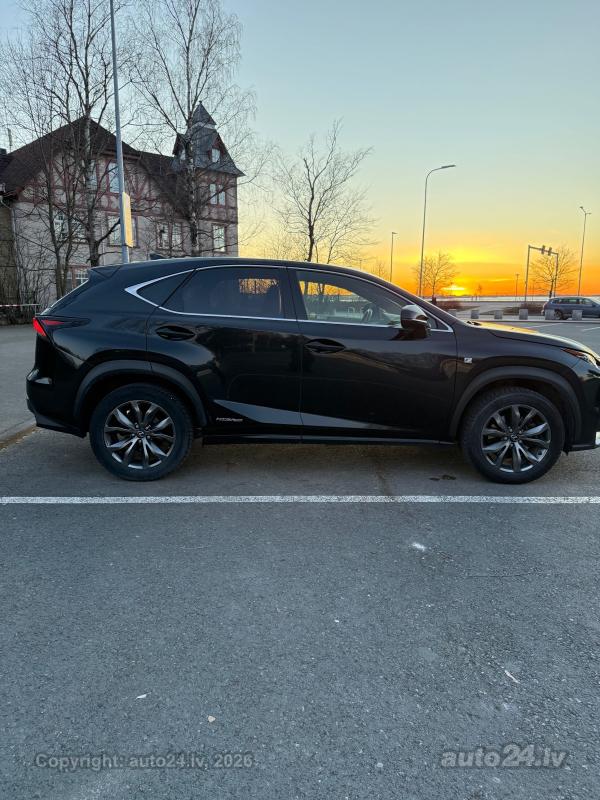 Black Lexus NX 2017 in Tallinn, with an engine capacity of 2.50 L and mileage of 145 thousand km for 22500 €, photo 5 on AUTOMOTO.COM.LV