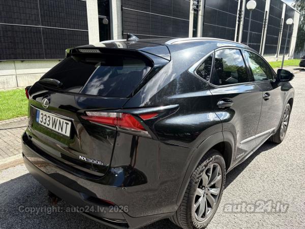 Black Lexus NX 2017 in Tartu, with an engine capacity of 2.50 L and mileage of 172 thousand km for 24990 €, photo 3 on AUTOMOTO.COM.LV