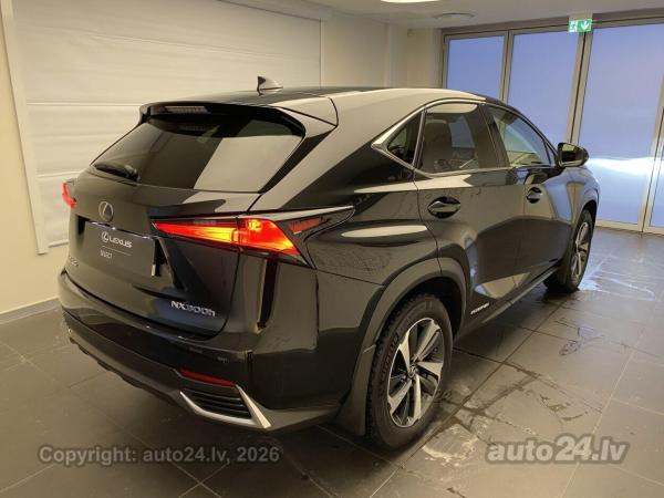Black Lexus NX 2019 in Tallinn, with an engine capacity of 2.50 L and mileage of 92 thousand km for 31900 €, photo 6 on AUTOMOTO.COM.LV