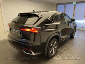 Black Lexus NX 2019 in Tallinn, with an engine capacity of 2.50 L and mileage of 92 thousand km for 31900 €, photo 6 on AUTOMOTO.COM.LV